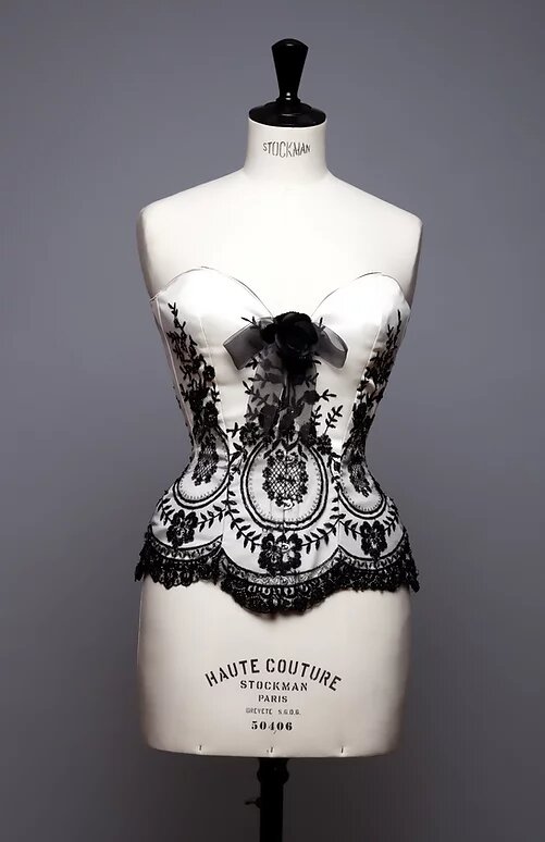 Maya Hansen – Pasión por la Moda Revista